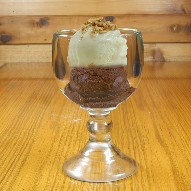 Ice Cream Duo – Texas Roadhouse